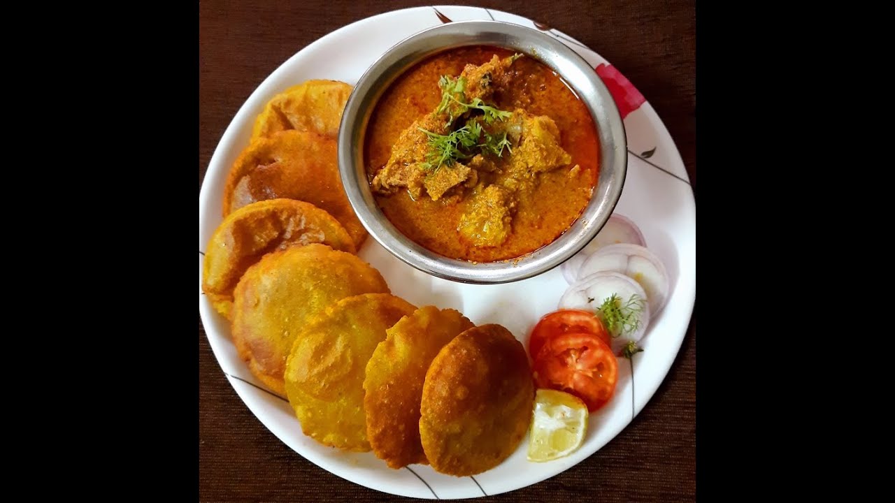 MALVANI VADE SAGOTI MUTTON (GOAT) GRAVY/STEW AND VADE (DEEP FRIED BREAD ...