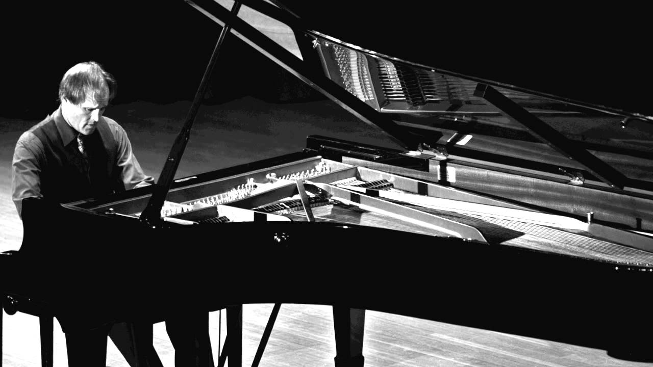 Beethoven Grande Sonate Pathetique op 13 C Minor 3rd Movement - YouTube