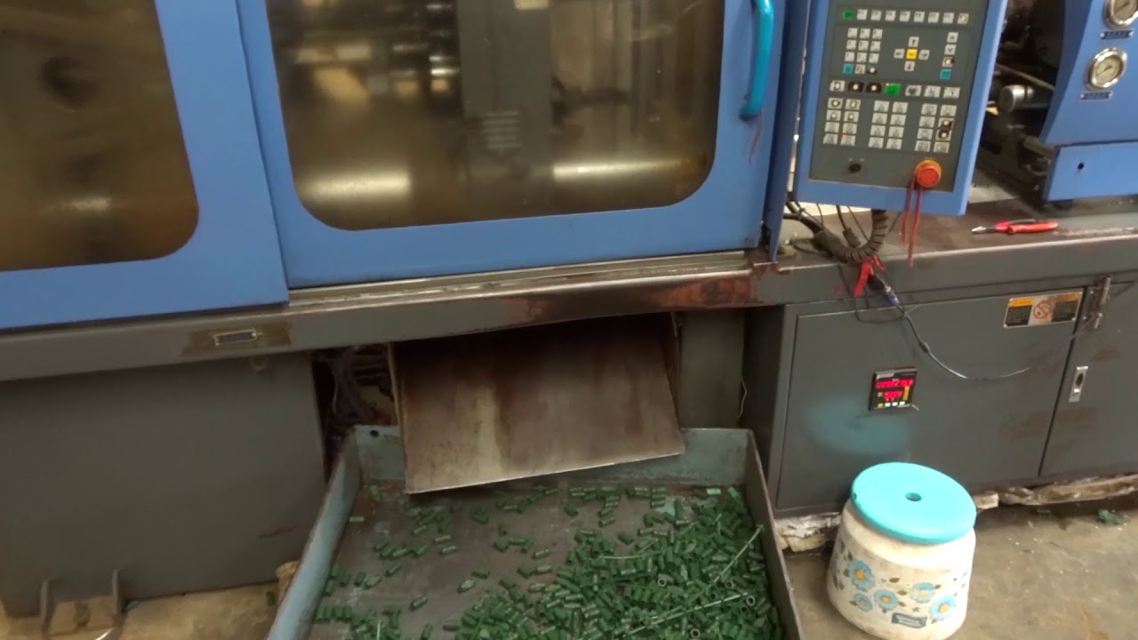 HAITAI HTW 140 Injection Moulding Machine (2007) - YouTube