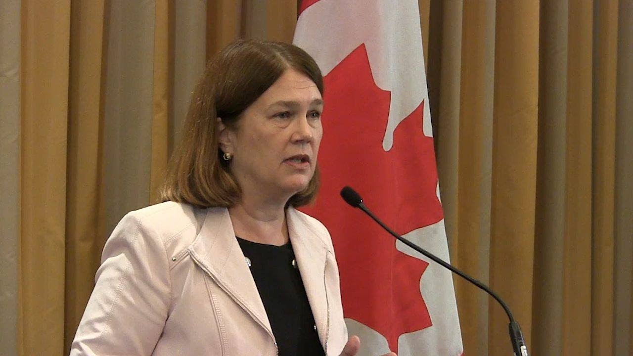 Philpott says Canada's health care is "middle of the road' - YouTube