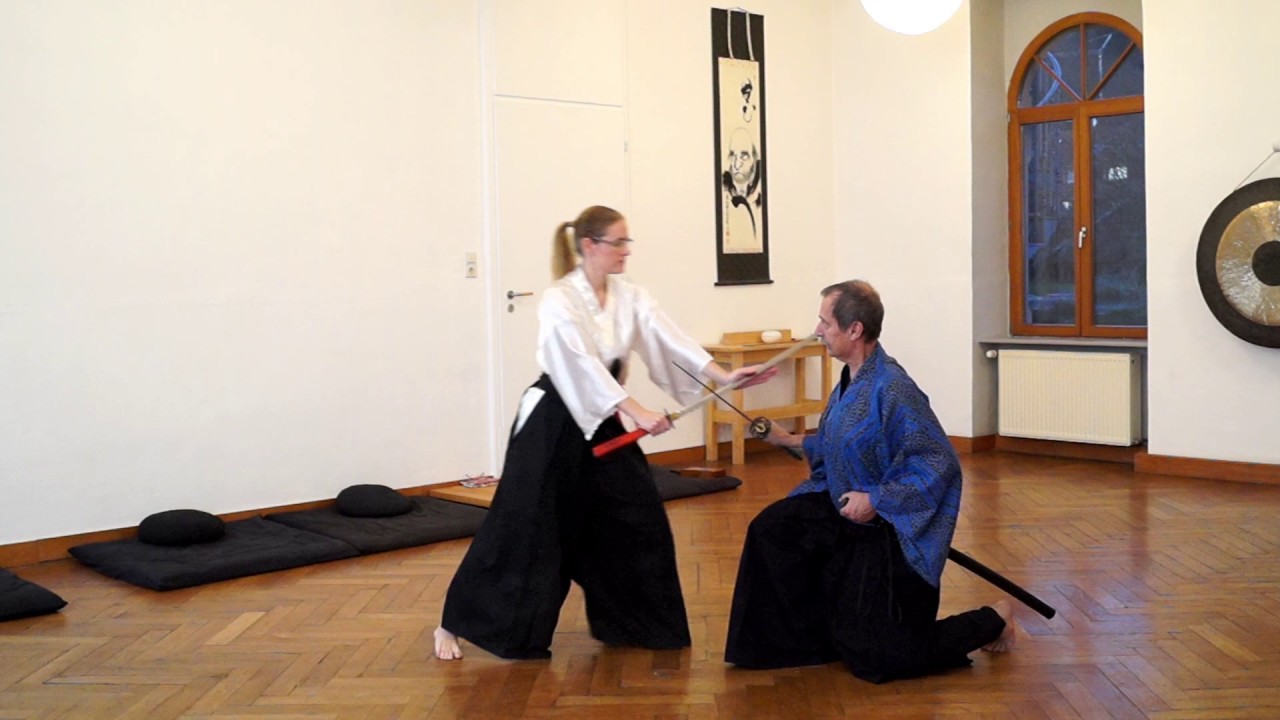 Ronin Ryu Iaido Kata "Mae" Kumitachi - YouTube
