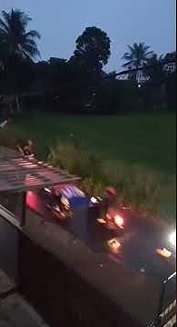 M2R( MoonrakeR ) cianjur berdiri tanpa raja - YouTube