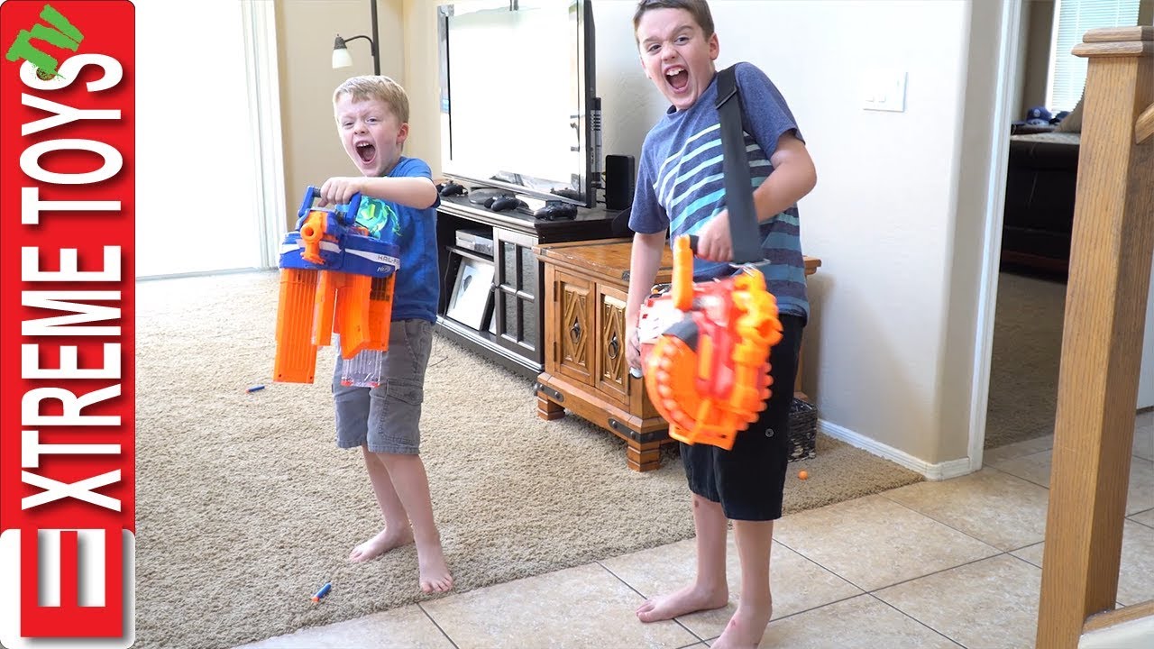 Bug Swarm Nerf Battle! Wild Creature Attack. - YouTube