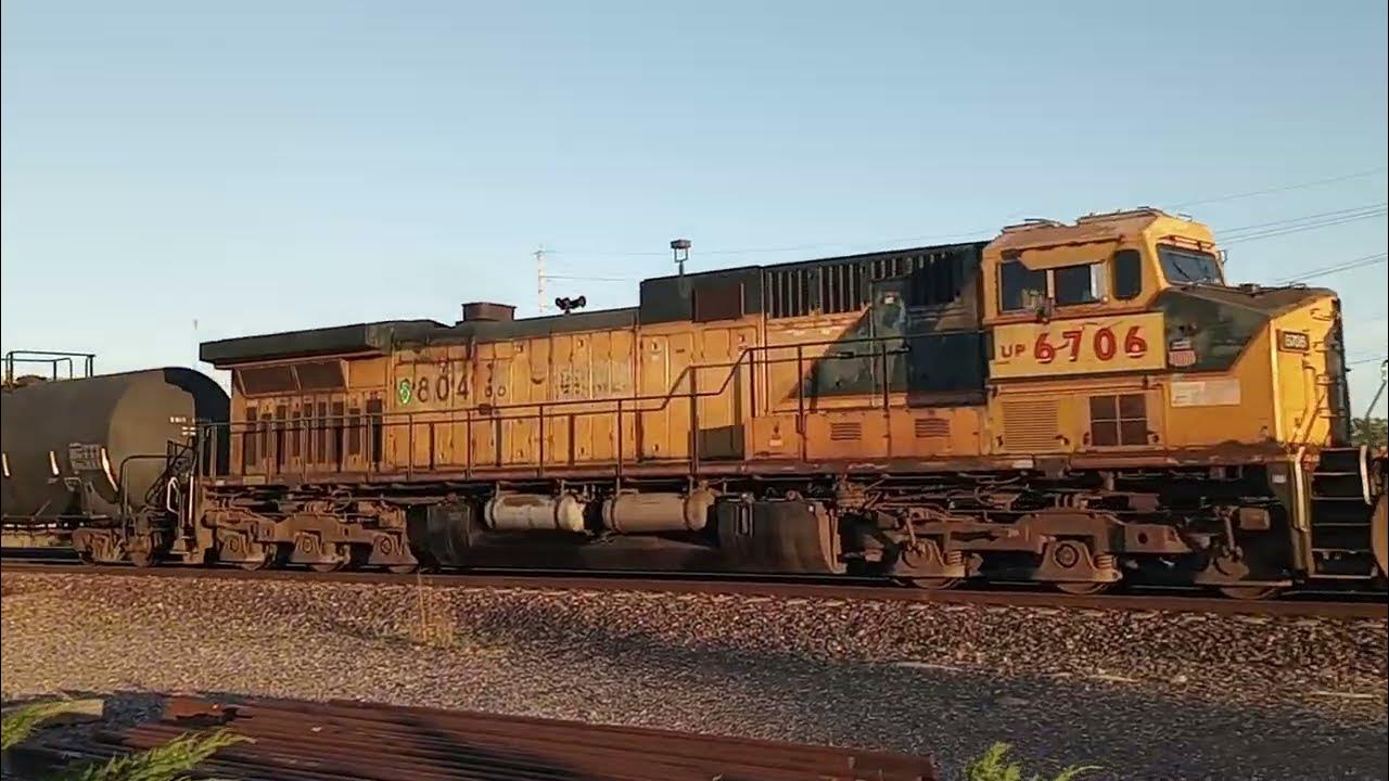 UP6706 Trails On MPRNP-09 In The Sweet Evening Light! - YouTube