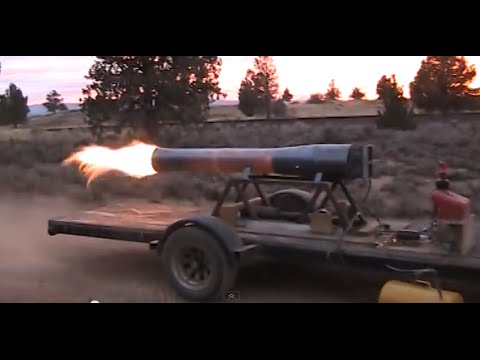 RocketMan: Pulsejet jet engine, Dragon engine 300 pound thrust! - YouTube