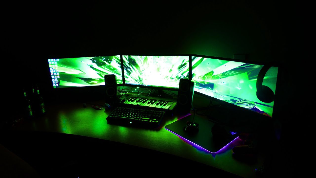 TRIPLE ULTRA WIDESCREEN MONITORS SETUP! - YouTube