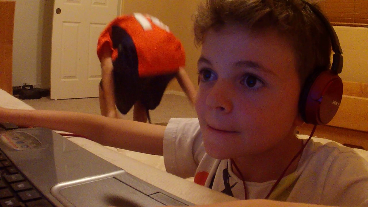 jace plays roblox - YouTube