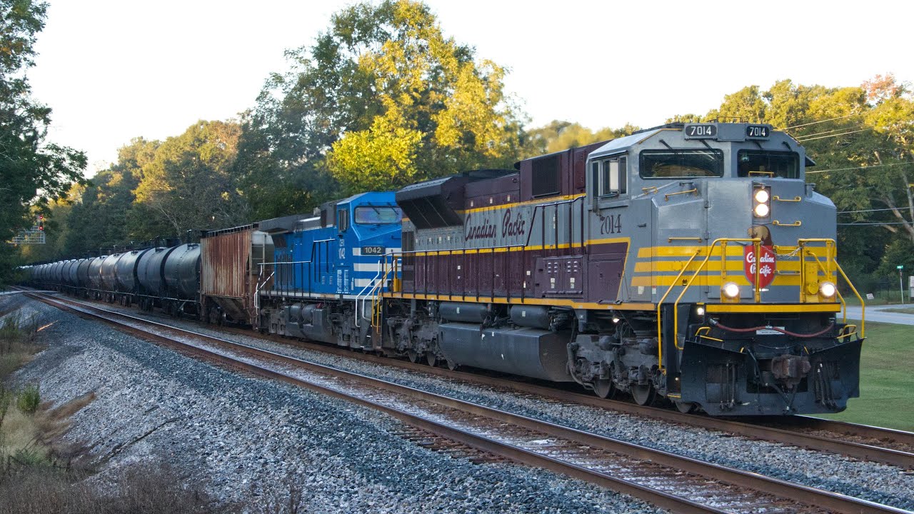 Canadian Pacific 7014 and CEFX 1042 lead CSX B642 North 10-8-2023 - YouTube