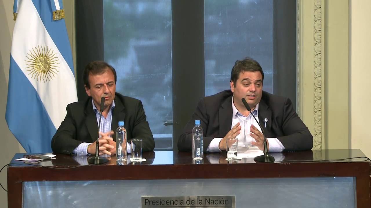 Jorge Triaca brinda una conferencia de prensa - YouTube