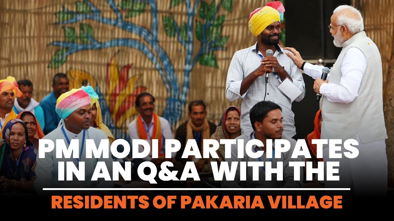 PM Modi receives a warm welcome in Pakaria - YouTube