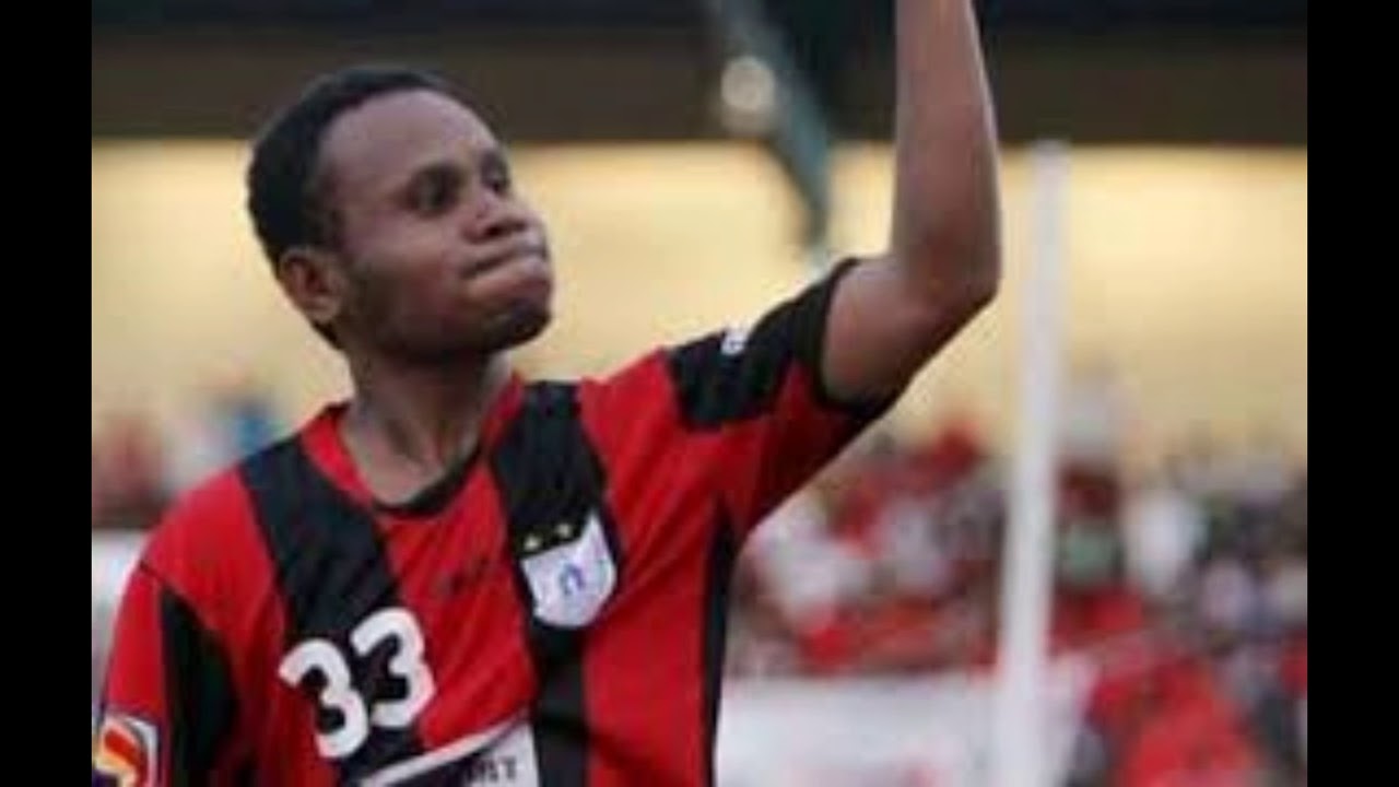 Lukas Mandowen super sup tersubur dari persipura - YouTube