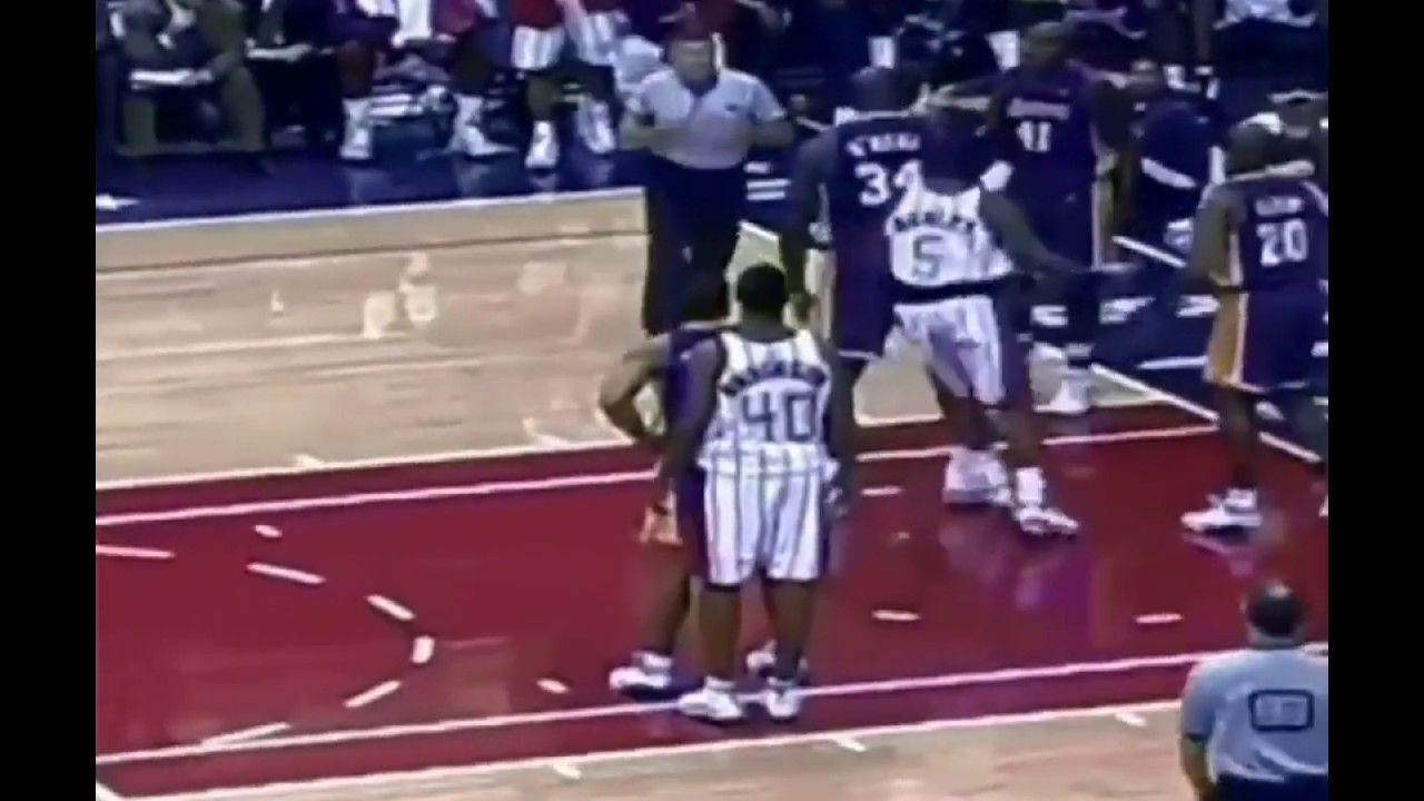 Shaquille O'Neal Fights Charles Barkley | Los Angeles Lakers vs Houston ...