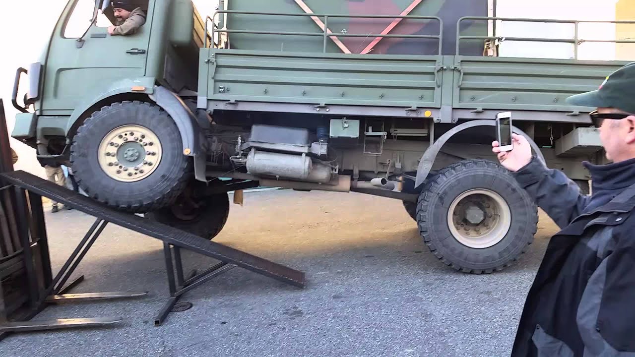 Mercedes on the RTI ramp - YouTube