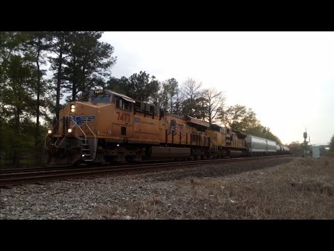 UP #7477 leads a slow EB UP manifest out of Lake Charles, Louisiana!!! - YouTube