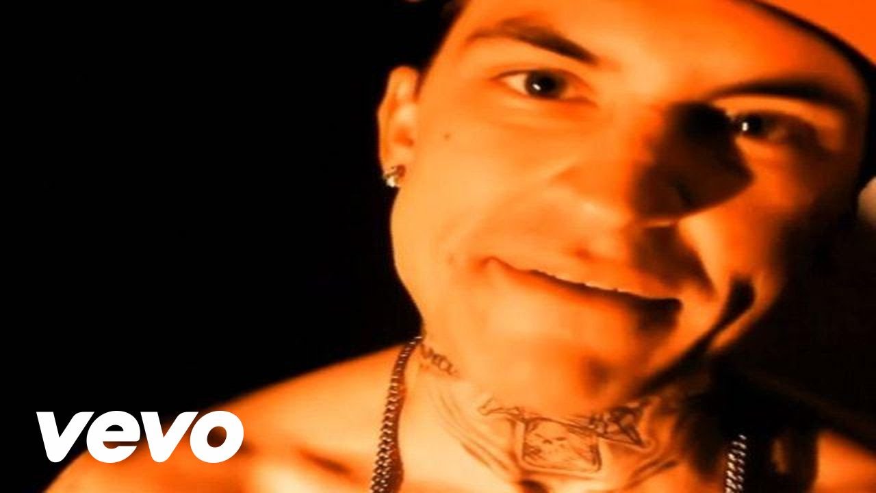 Menace Demarco - Turn Off The Radio - YouTube