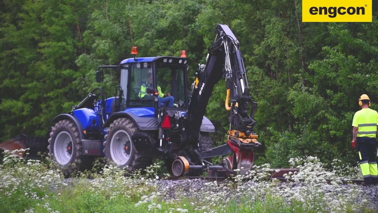 Huddig 1260C Rail with engcon Tiltrotator - YouTube
