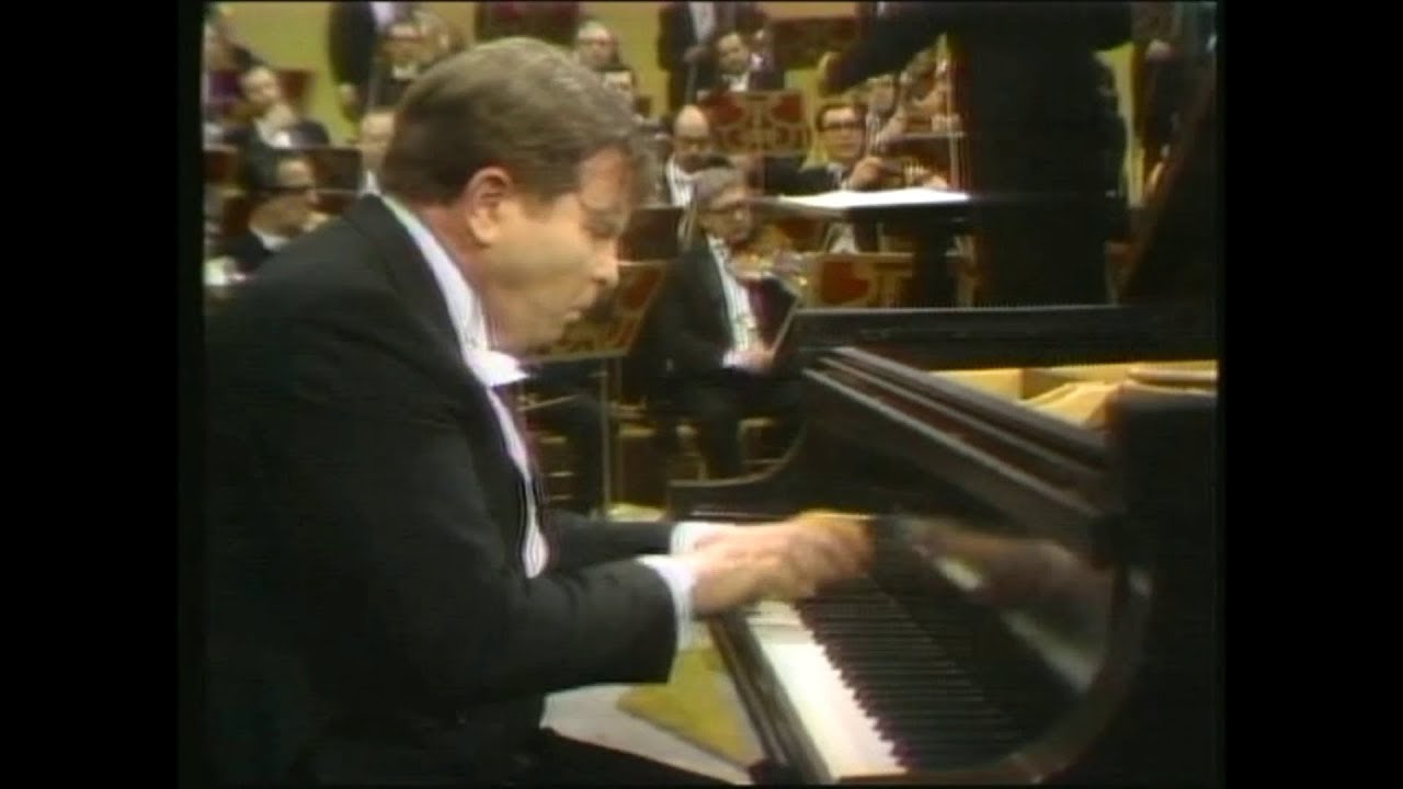 Emil Gilels - Tchaikovsky: Piano Concerto No.1 - Symphony Orchestra ...