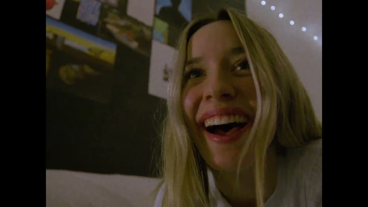 dee holt - Picture (French Version) [Official Music Video] - YouTube