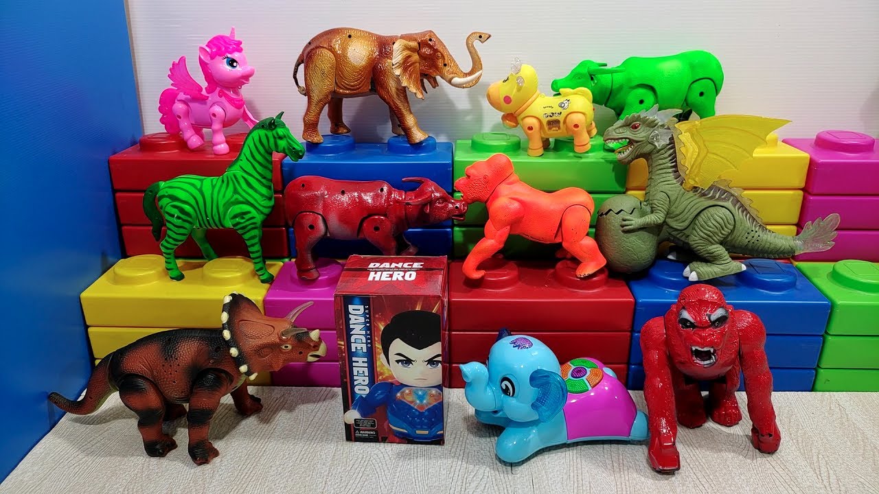 ของเล่นเปิดกล่องซุปเปอร์แมนเต้น 100บาท และสัตว์ใส่ถ่าน มังกร ไดโนเสาร์ ...