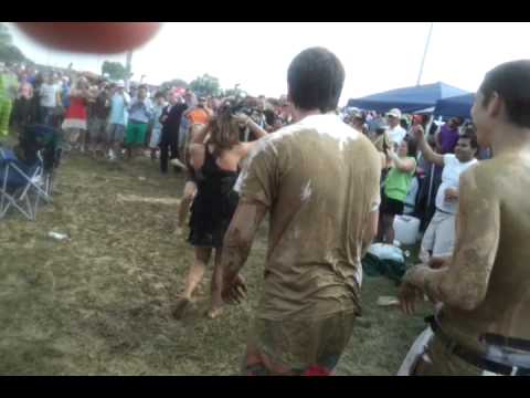 Kentucky Derby 2012 INFIELD " MUD FUN " - YouTube