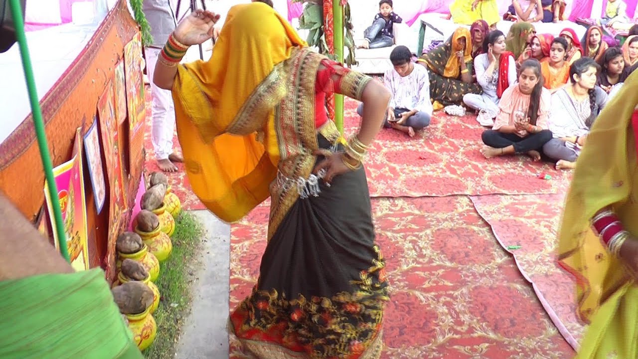 रीता भाभी ने अपनी ससुराल मे__अपनी नंद के साथ किया हिट डांस__ MANJESH ...