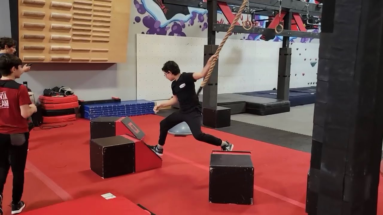 Ninja competition at our gym - YouTube