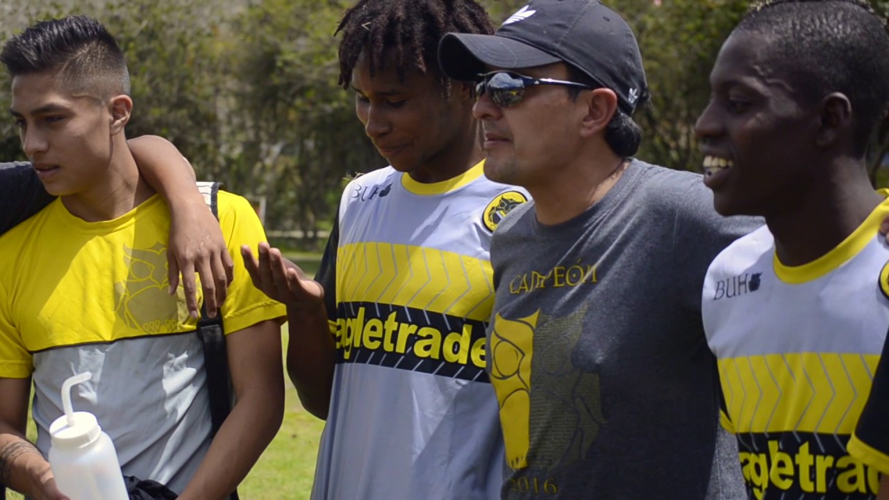 Entrevista con el DT del Primer Equipo, Nathan Taube - YouTube