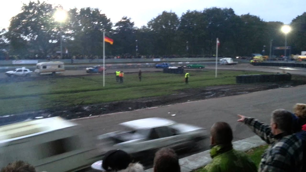 Caravan race polderputten Ter Apel - YouTube