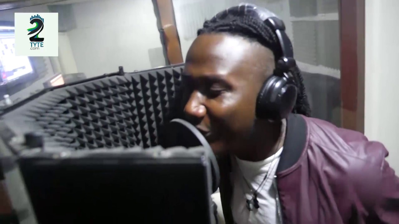 KIZZY W IN NIGERIA @ MUSKETEERS AUDIO-VISUAL STUDIO - YouTube