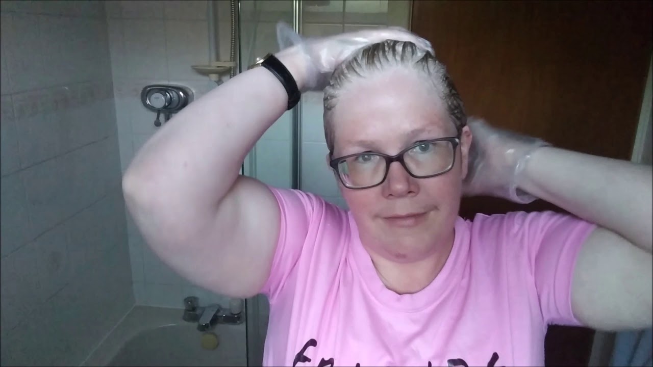 RUNNING LIKE PHOEBE BUFFAY ON F.R.I.E.N.D.S WHILE WAITING FOR HAIRDYE ...