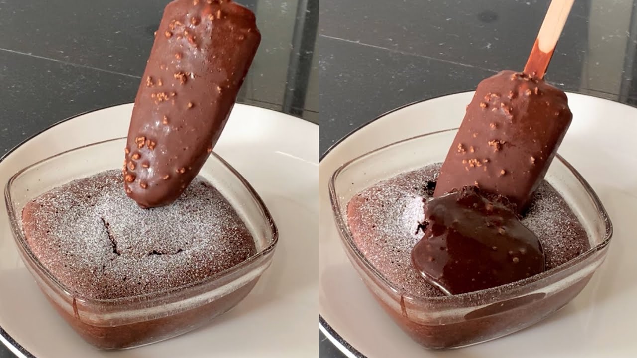 Penggemar coklat wajib coba. Molten Lava Cake, lumer dan nyoklat banget ...