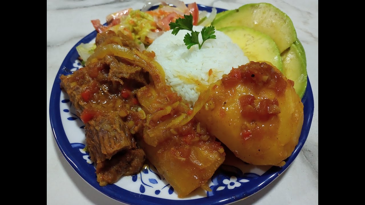 Sudado de carne de pecho con papa y yuca - YouTube