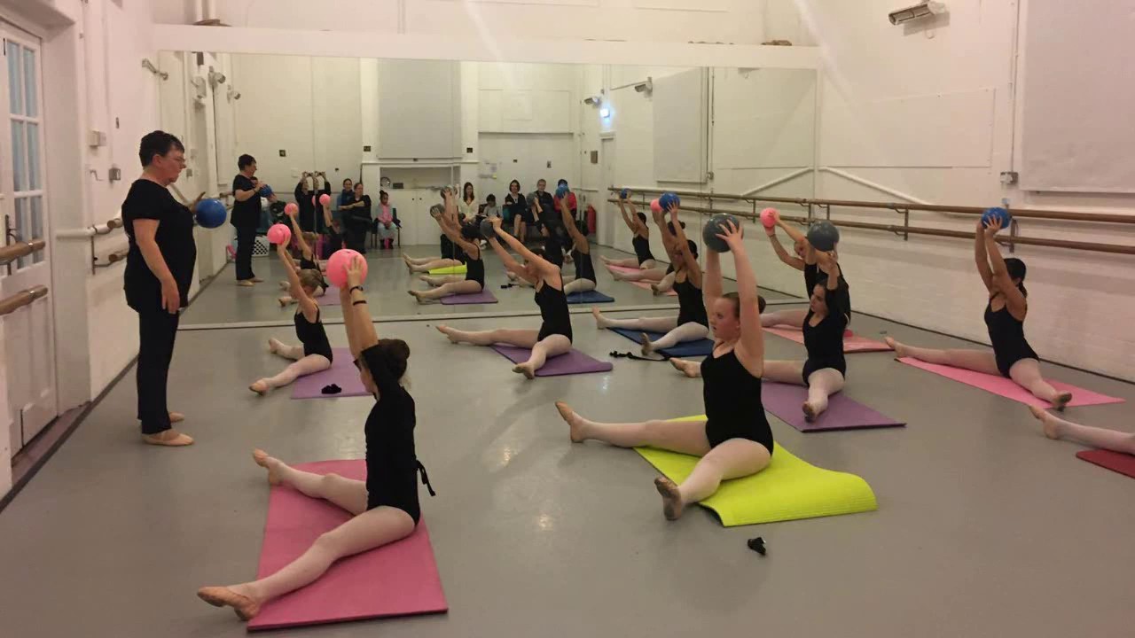 #LiveCreativelyQPAC - SDSD Warm-up Exercise - YouTube