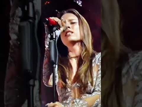 Sanremo 2024 - Angelina Mango - La rondine (quarta serata)