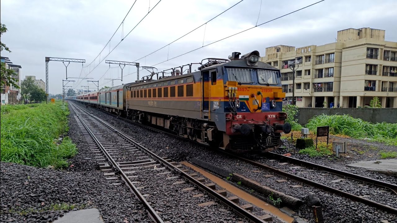 11007/Mumbai CSMT - Pune Deccan Express skips Shelu Railway Station in ...