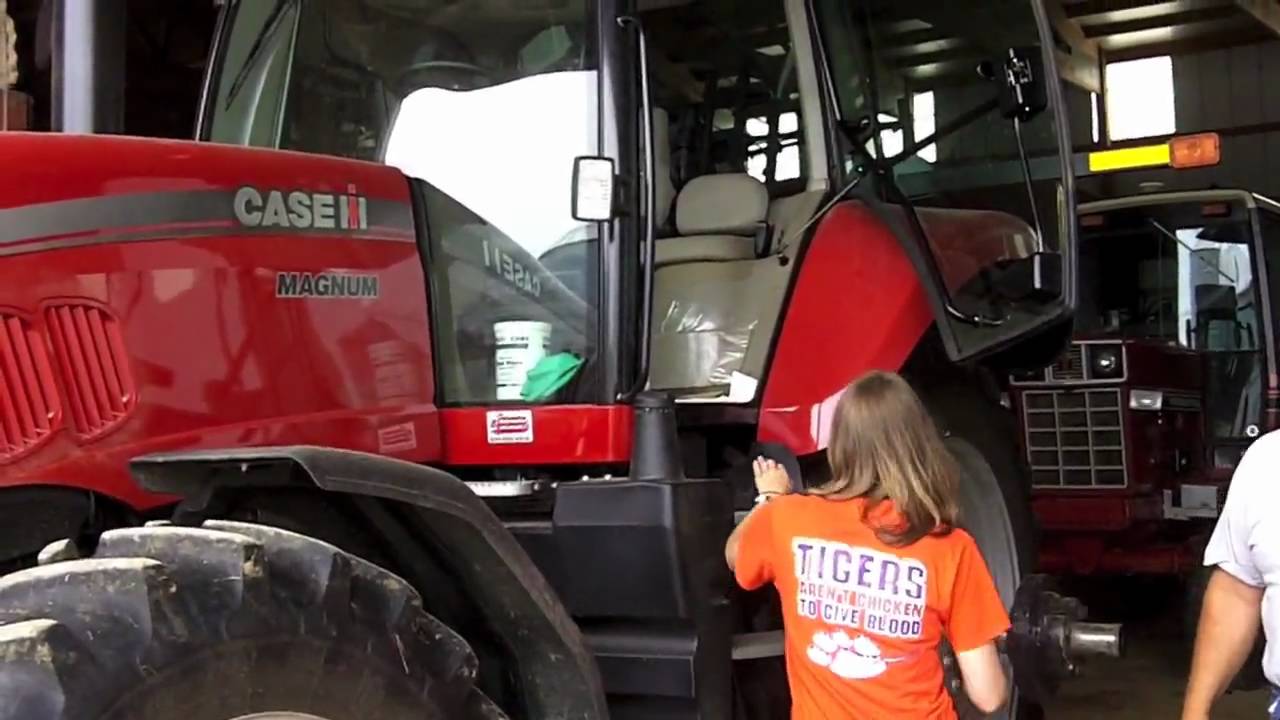 2010 Yoder Reunion - Hope drives the tractor - YouTube