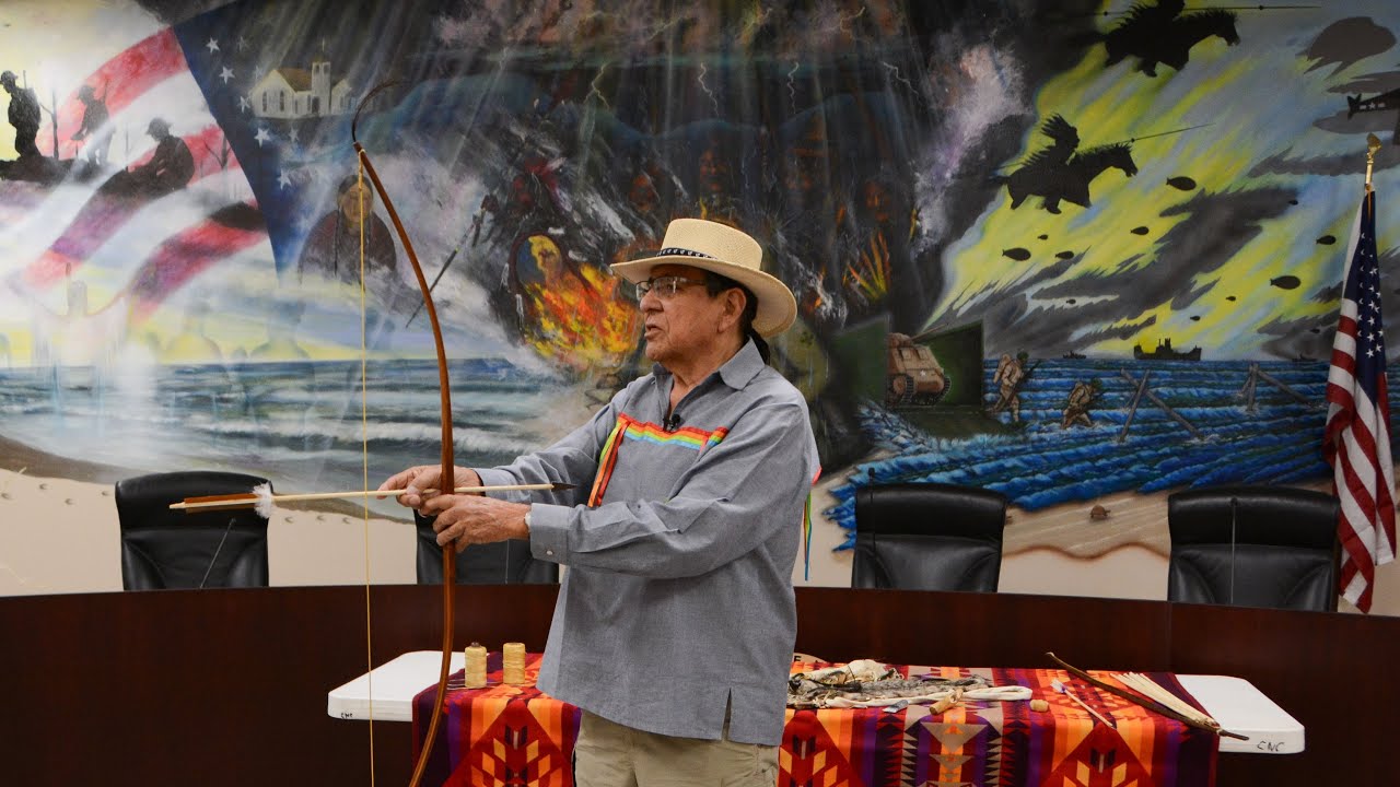 Willie Pekah presents Traditional Comanche Bows and Arrows - YouTube