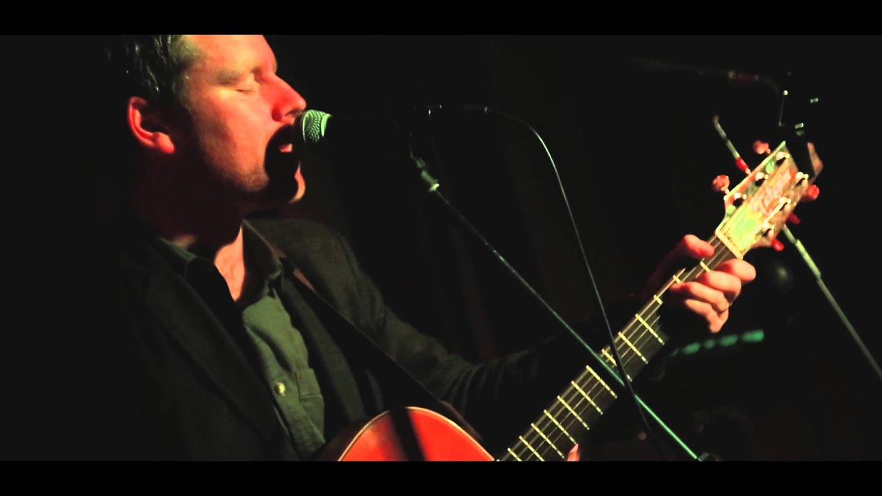 Fiach Moriarty - Oil and Water (Live at the Ruby Sessions) - YouTube