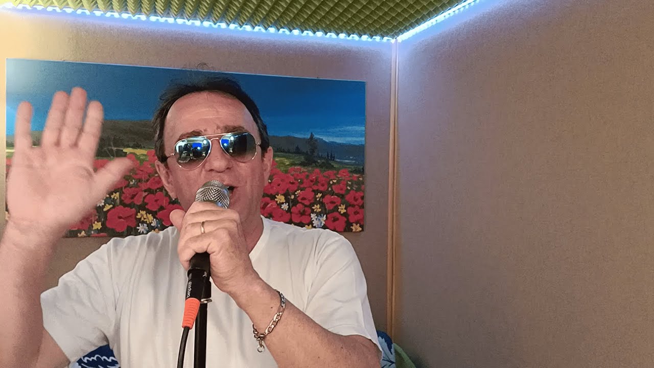 Rondini al guinzaglio cover by Luigi bassi - YouTube