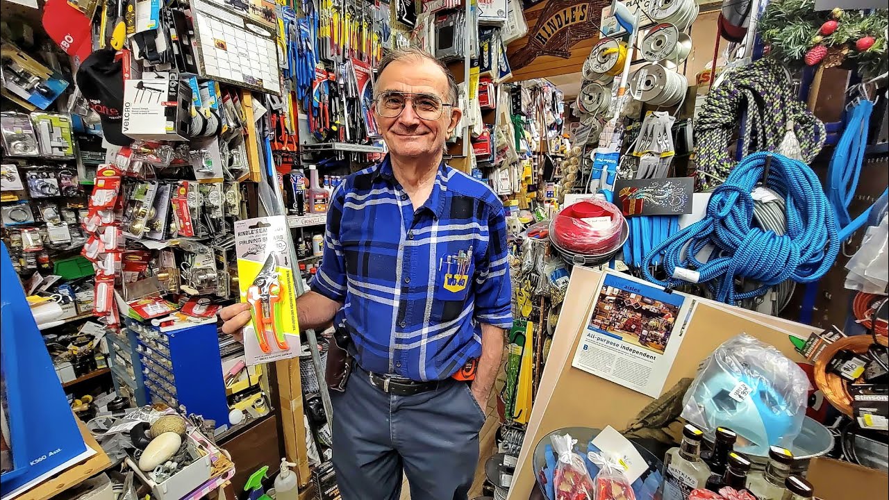 Hindle's Hardware Store Clarksburg Ontario Dec 2024 - YouTube