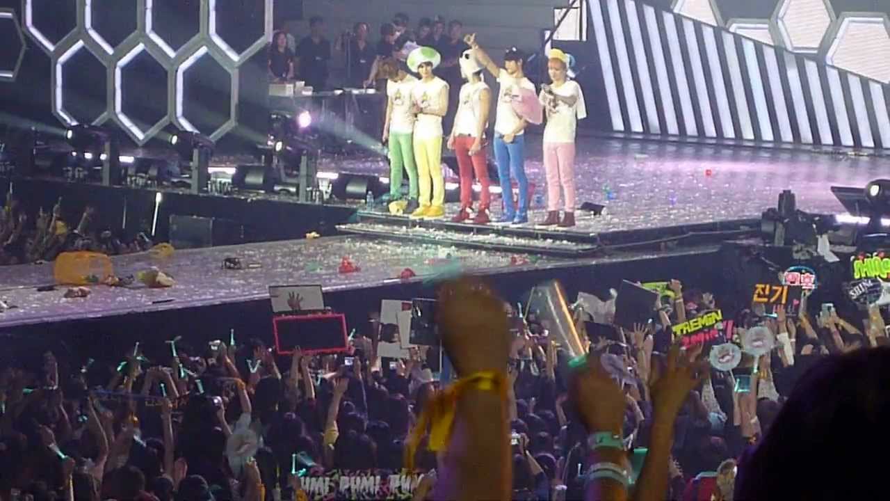 121027 SHINee World II concert in Hong Kong - Encore stage Stand by me ...
