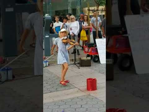 Amazing young girl playing Despacito on a violin (by Karolina Protsenko, 9 years old)