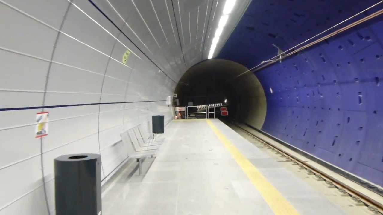 KVB-Station Rathaus (Nord-Süd-Stadtbahn) im Durchlauf - YouTube