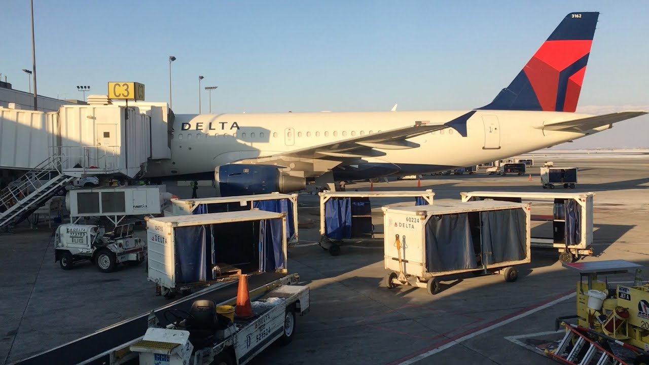 Landing at Salt Lake City in a Delta Airlines 737-800 - YouTube