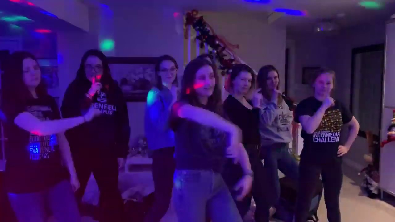 “bames nond’s having a stronk, call a bondulance” - YouTube