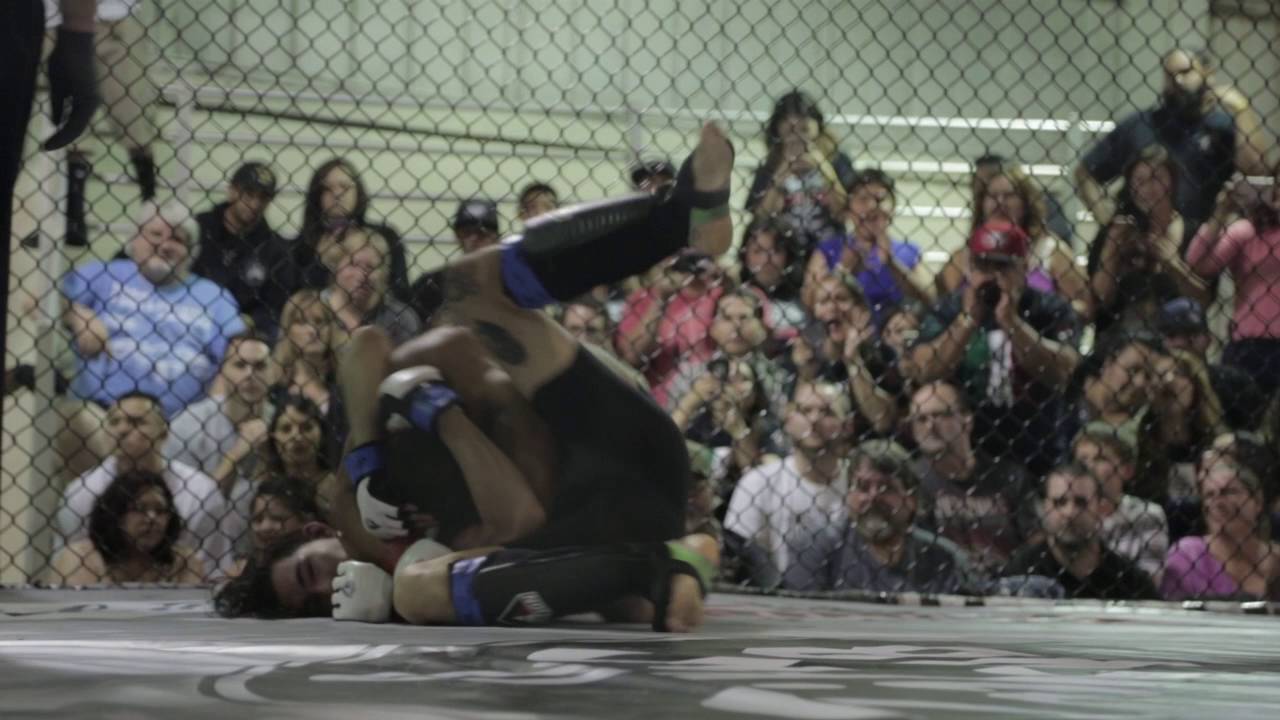 559 Fights #45 Adrian Guzman vs John Thomas JT Hernandez - YouTube