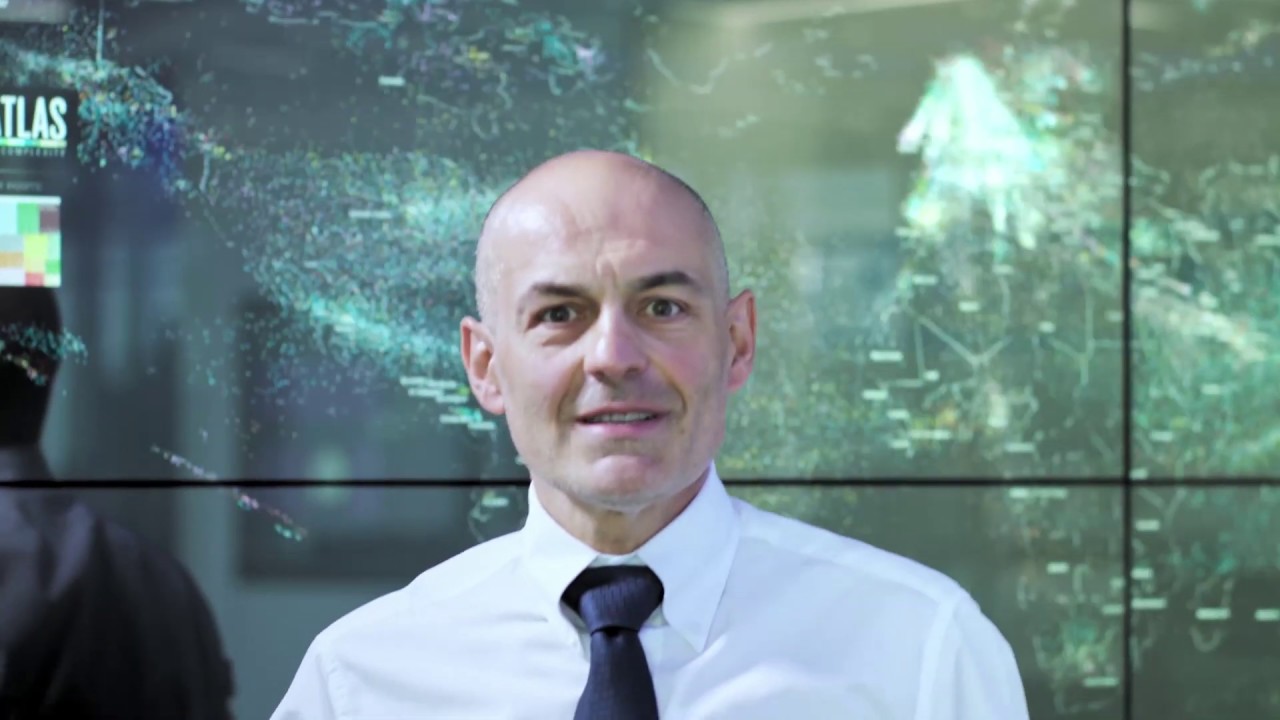 KPMG Insights Centre: lo spazio dove il digitale diventa reale - YouTube