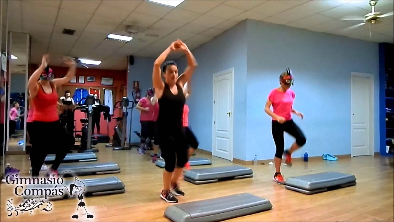 Gimnasio Compás. Coreografía de Step simétrica de 12 bloques. Nivel ...