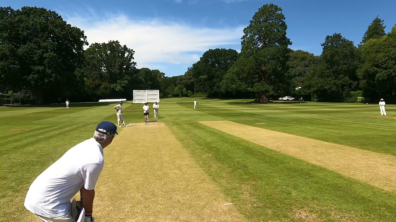 Quintessential English Cricket Scene - YouTube