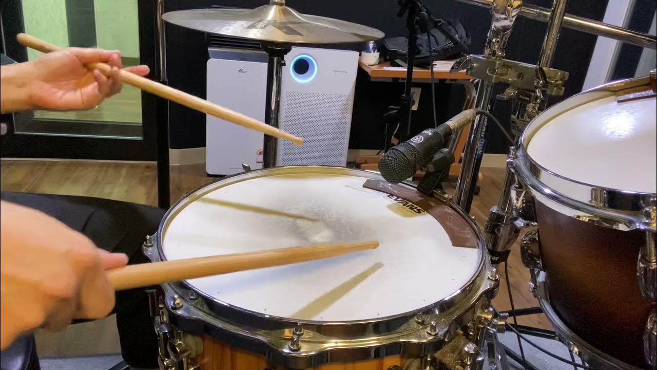 Steve Gadd - Crazy Army (drum solo) by jangsdrumscometrue - YouTube